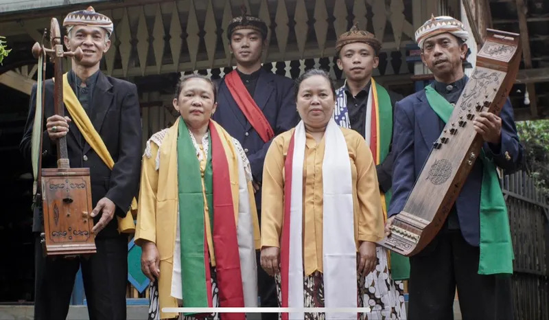 Tarawangsa: Alat Musik Tradisional yang Memikat dari Jawa Barat ...